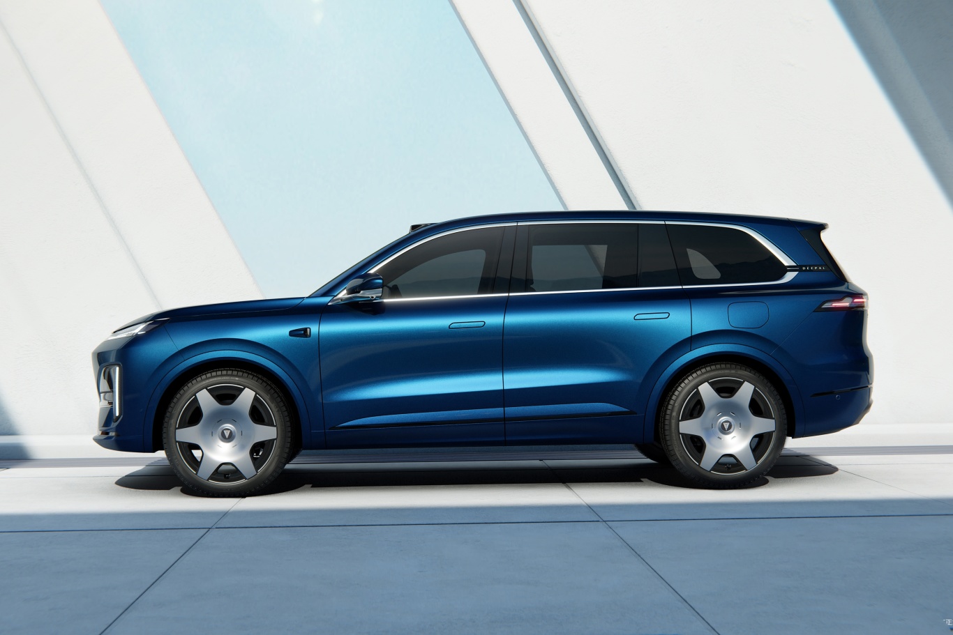 【深蓝S09220km 后驱Ultra+版图片-汽车图片大全】-易车