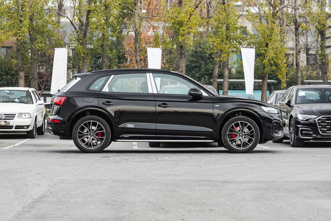 【奥迪Q5L45 TFSI 臻选动感型正侧车头向右水平图片-汽车图片大全】-易车