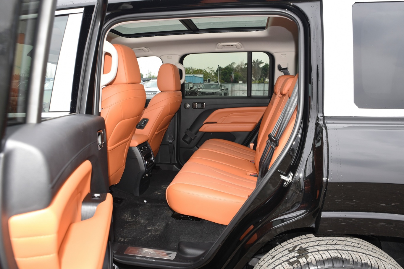 【哈弗H92.4T 极境版 5座 柴油后排空间图片-汽车图片大全】-易车