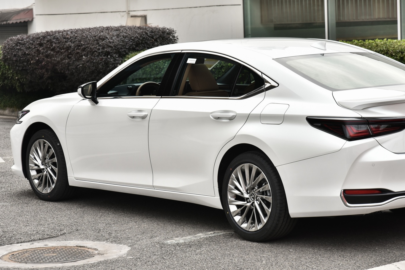 【雷克萨斯ES300h 行政版外观细节图片-汽车图片大全】-易车