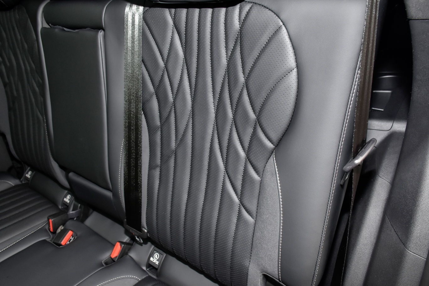 【瑞虎92.0T 自动四驱臻享版 7座后排空间图片-汽车图片大全】-易车