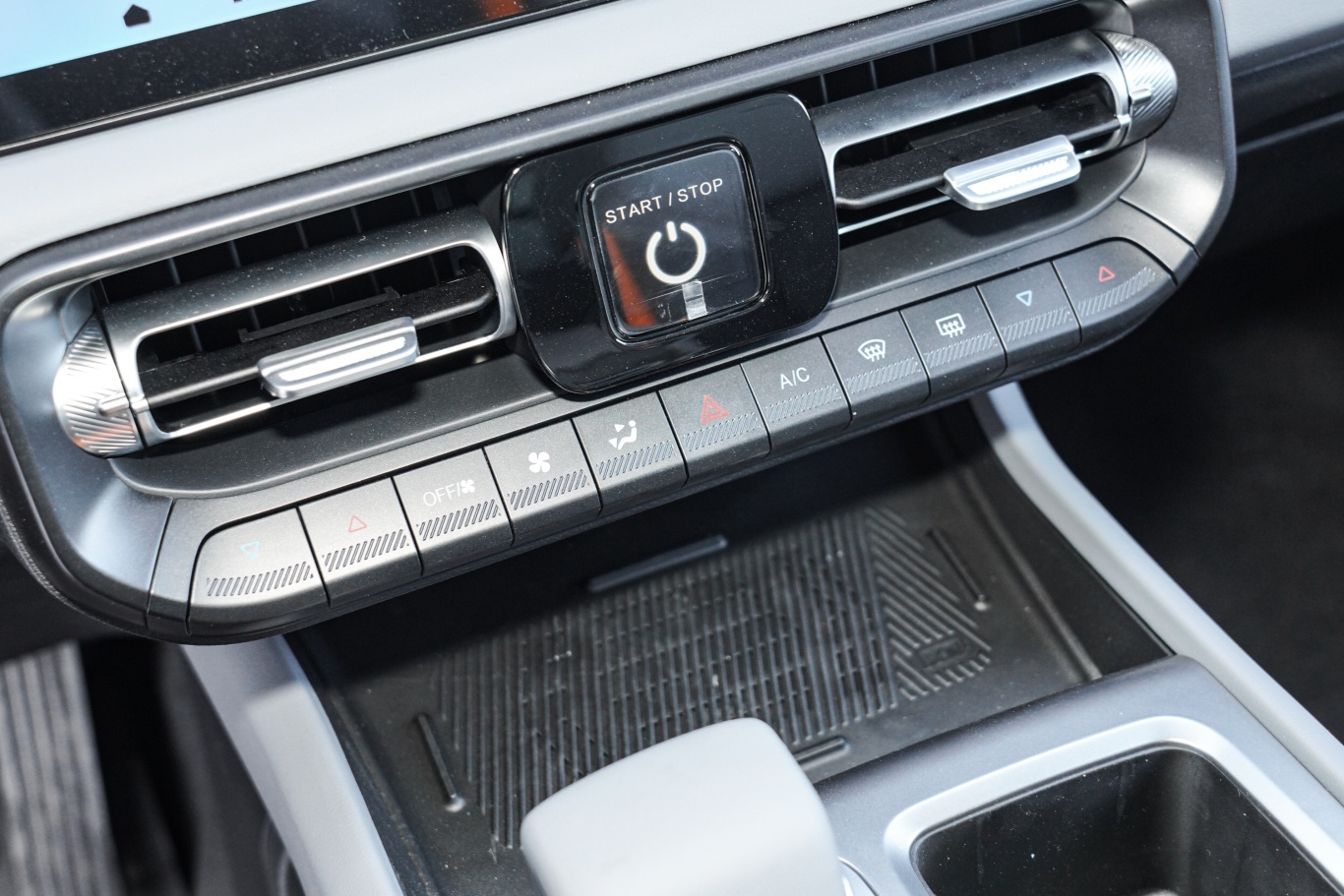 【北京越野BJ40增程152km 进阶版空调图片-汽车图片大全】-易车