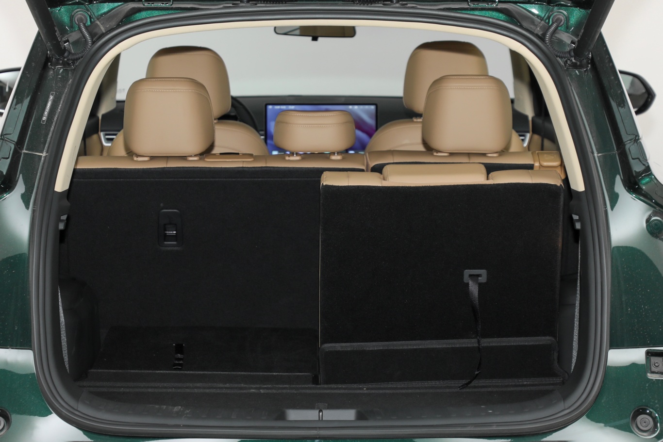 【蓝电E5 PLUS1.5L 165km 长续航版PLUS 7座后备厢图片-汽车图片大全】-易车