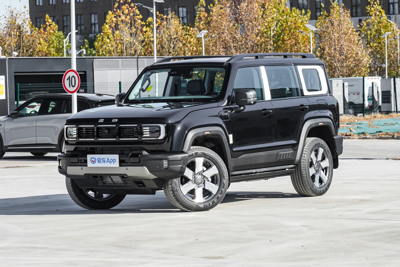 【北京越野BJ40增程152km 进阶版侧前45度车头向左水平图片-汽车图片大全】-易车