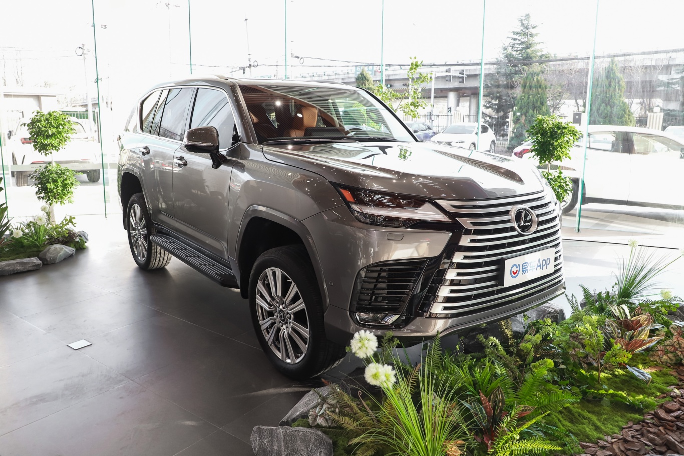 【雷克萨斯LXLX700h VIP领世版外观图片-汽车图片大全】-易车