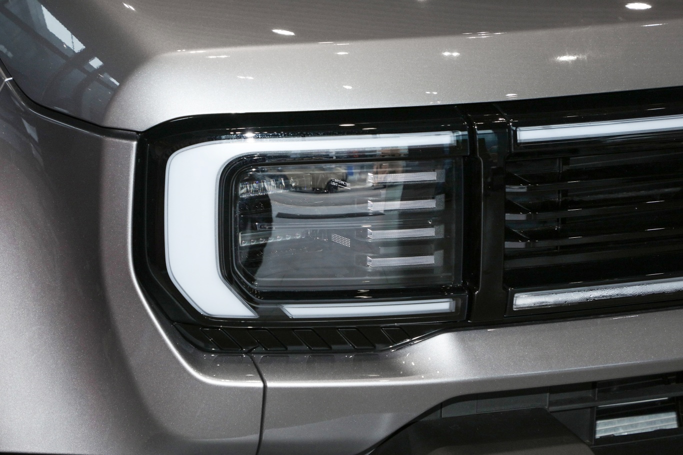 【北京越野BJ40增程1.5T 152km 进阶版大灯侧45度俯拍图片-汽车图片大全】-易车