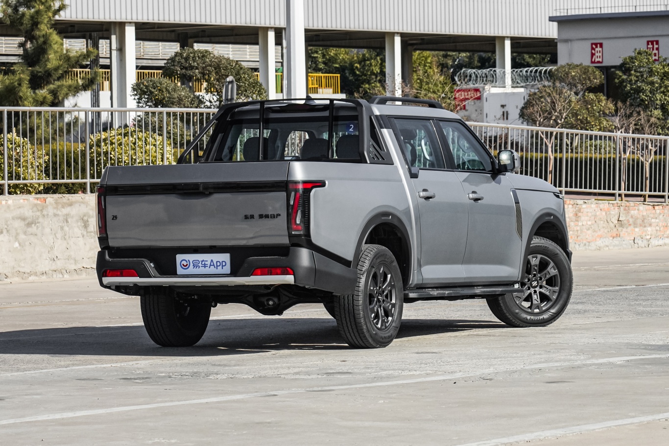 【郑州日产Z9GT 2.0T 自动四驱标箱舒享版 汽油侧后45度车头向右水平图片-汽车图片大全】-易车