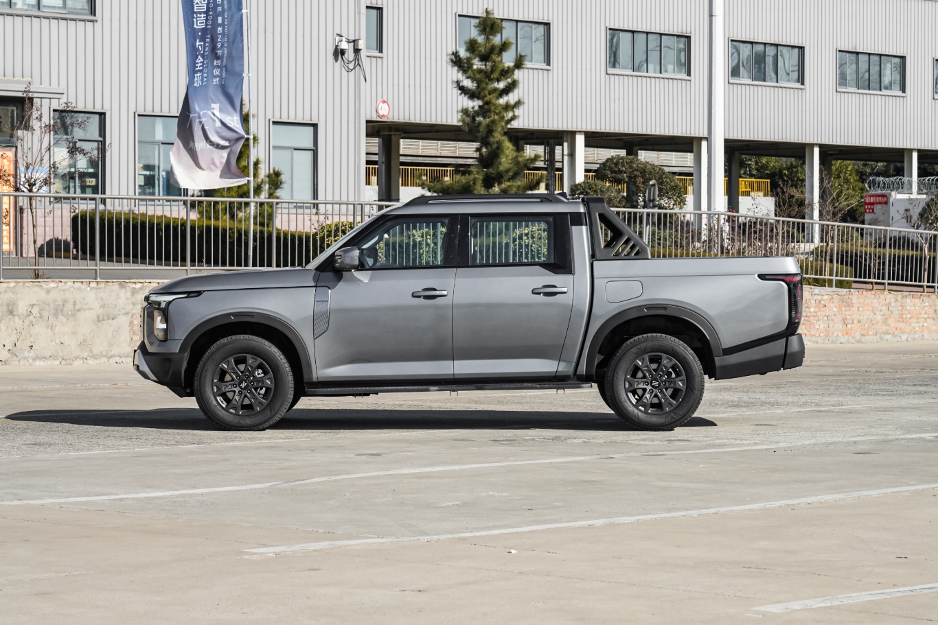 【郑州日产Z9GT 2.0T 自动四驱标箱舒享版 汽油正侧车头向左水平图片-汽车图片大全】-易车