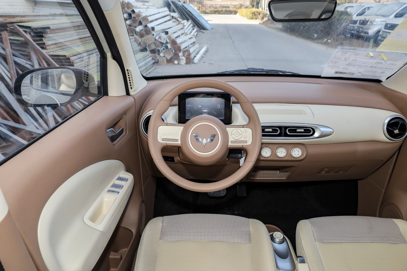 【宏光MINIEV四门版 205km 进阶款驾驶位区域图片-汽车图片大全】-易车