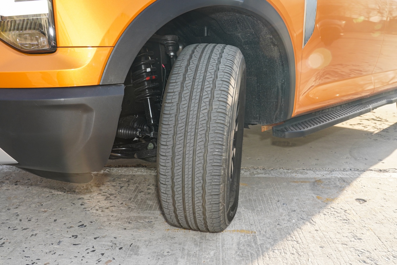 【郑州日产Z9GT 2.3T 自动四驱标箱智享版 柴油轮胎花纹图片-汽车图片大全】-易车