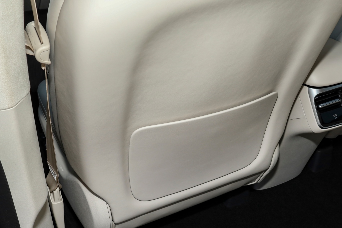 【智界R7增程版 251km 后驱Max后排功能图片-汽车图片大全】-易车