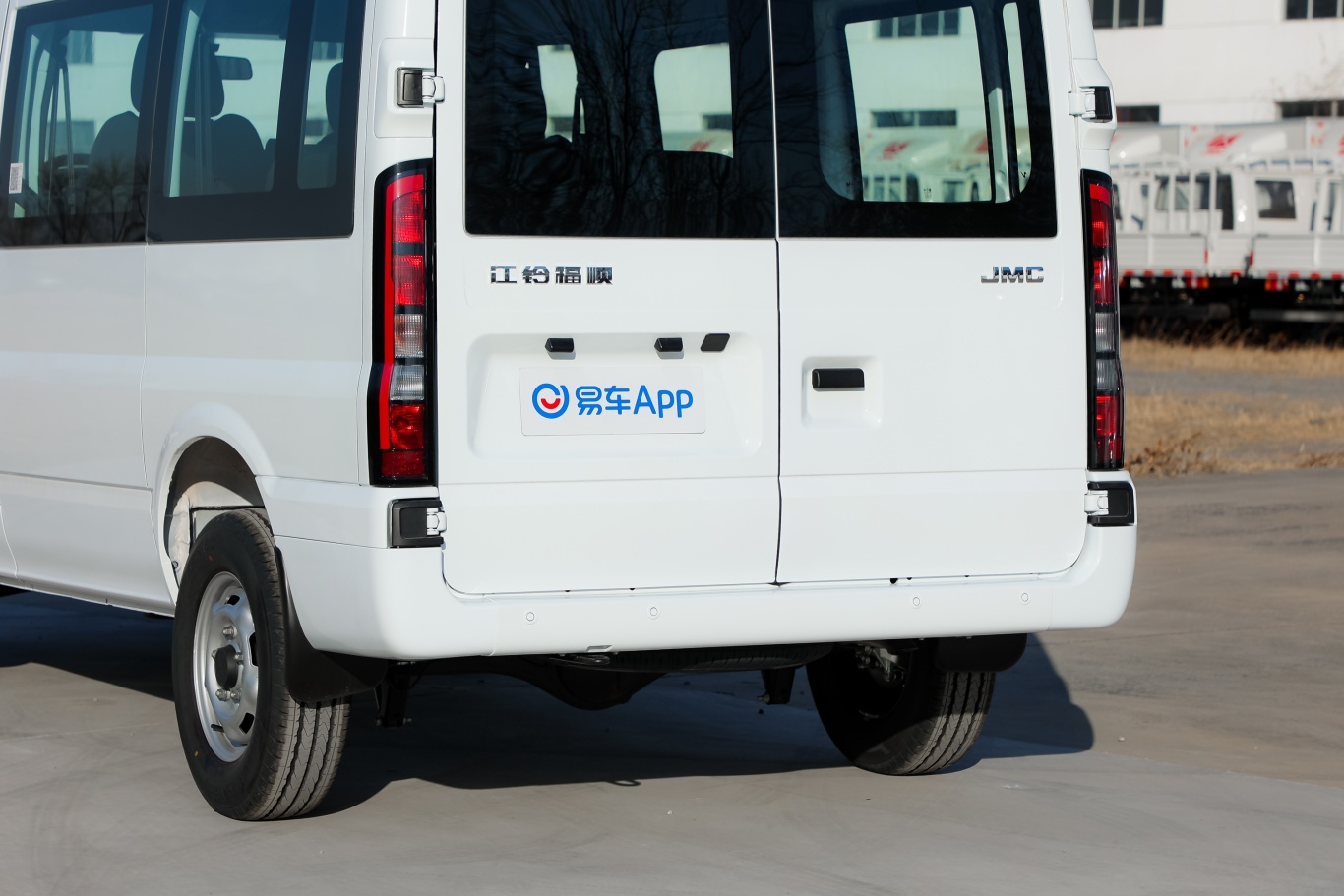 【江铃福顺2.0T 手动短轴中顶商运型多功能乘用车 6座 柴油车尾特写图片-汽车图片大全】-易车