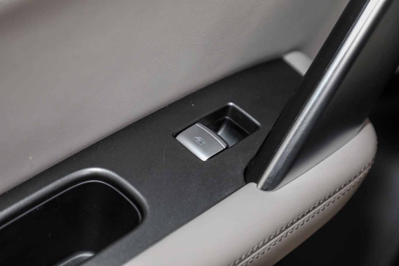 【唐DM-i 1.5T 115km 云辇旗舰型后车窗调节图片-汽车图片大全】-易车