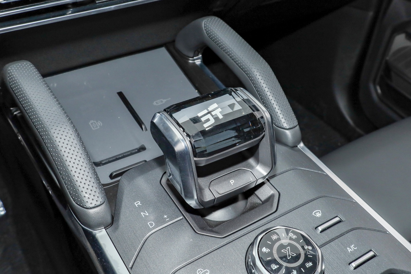 【捷途旅行者2.0T 自动四驱20万纪念版 5座换挡装置图片-汽车图片大全】-易车