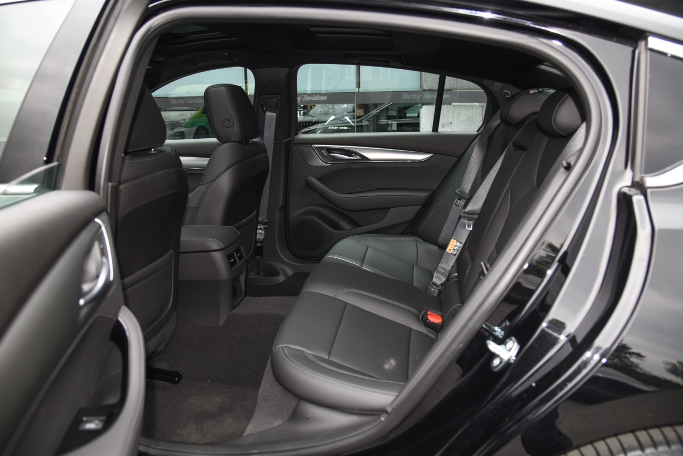 【凯迪拉克CT528T 城市运动版后排空间图片-汽车图片大全】-易车