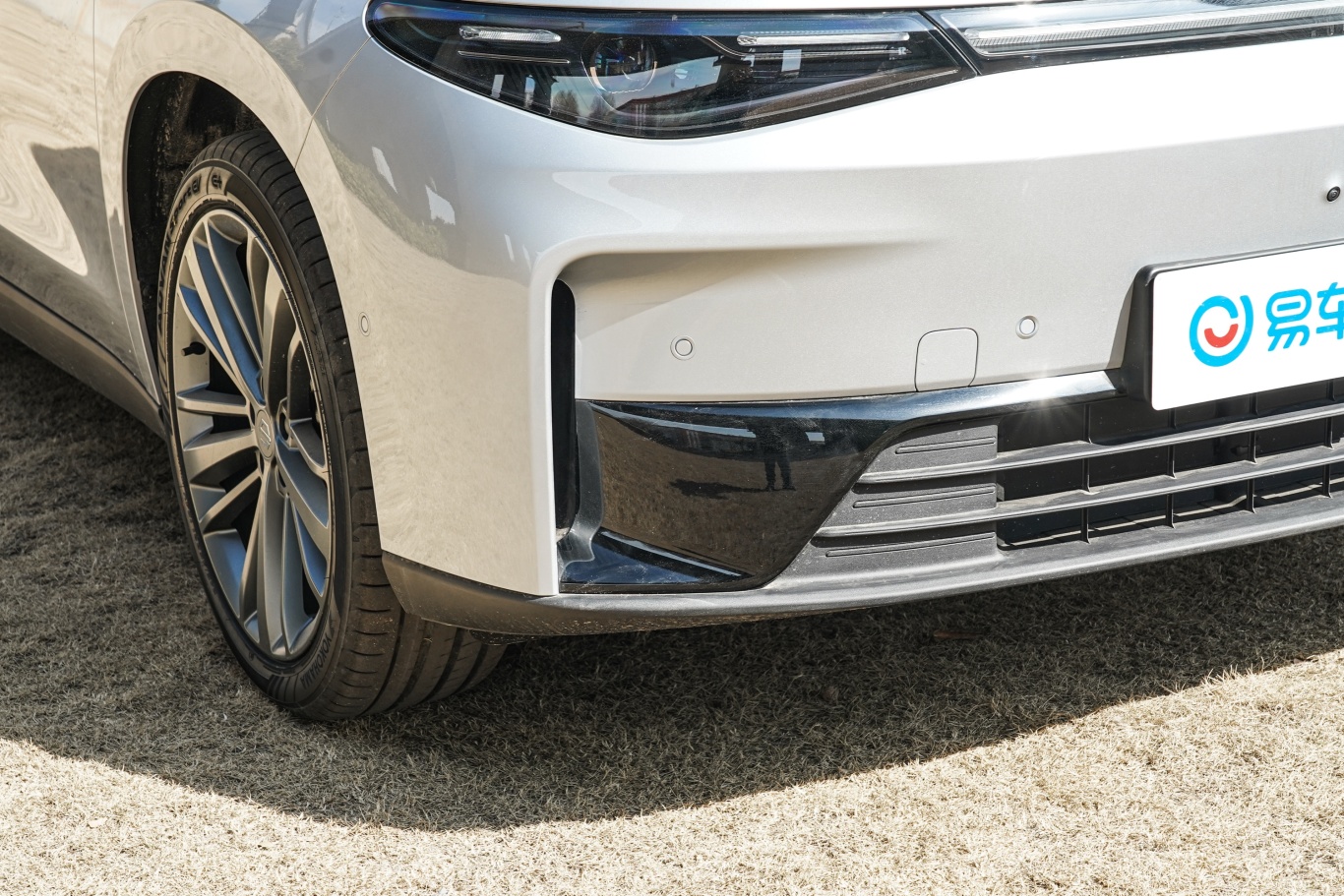 【零跑C16纯电版 580km 尊享版外观细节图片-汽车图片大全】-易车