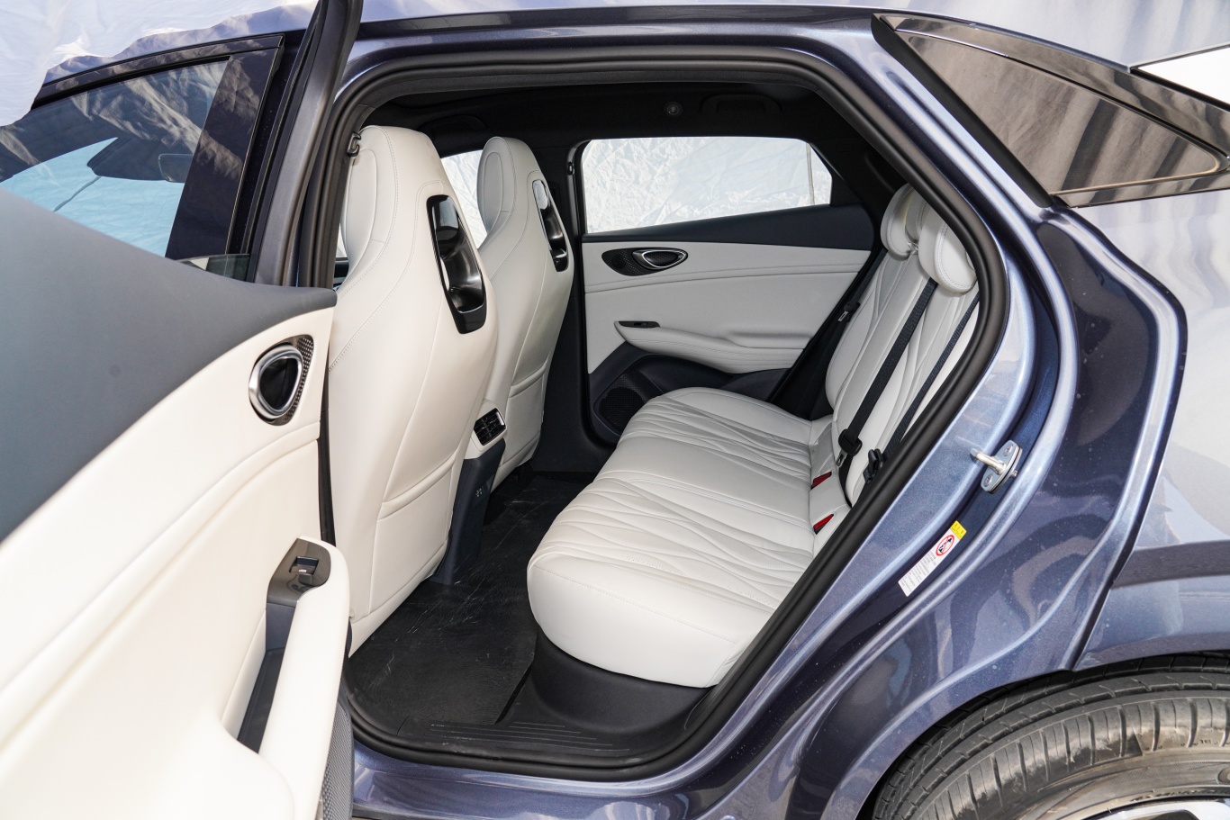 【海豹06GT智驾版 505km 后驱海浪Plus版后排空间图片-汽车图片大全】-易车