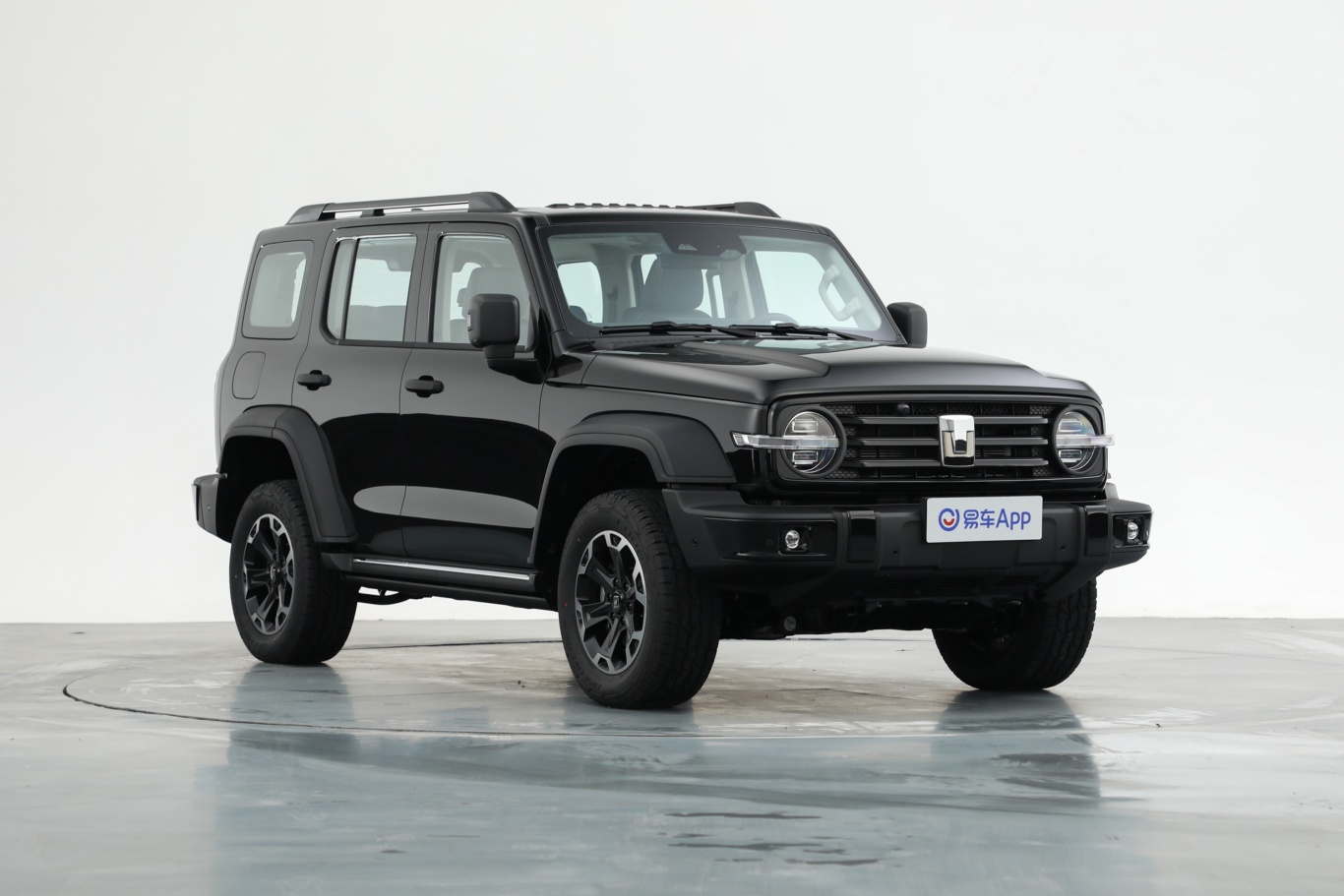 【坦克300新能源2.0T Hi4-T侧前45度车头向右水平图片-汽车图片大全】-易车