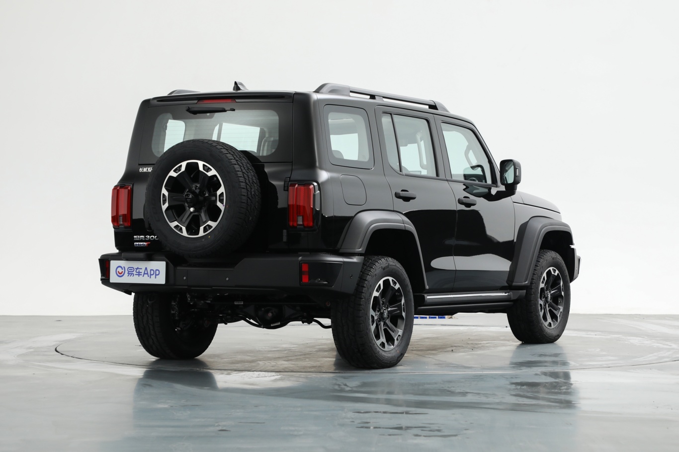 【坦克300新能源2.0T Hi4-T侧后45度车头向右水平图片-汽车图片大全】-易车