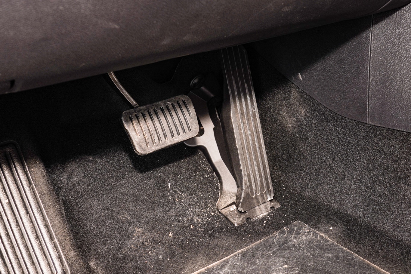 【秦PLUS新能源DM-i 智驾版 1.5L 55km 超越型脚踏板图片-汽车图片大全】-易车