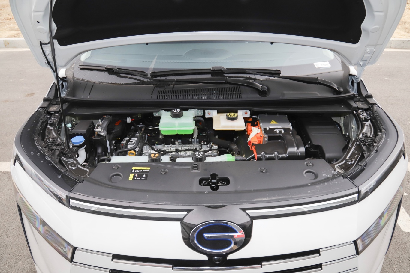 【传祺E8新能源2.0L 150km PRO+前舱整体图片-汽车图片大全】-易车