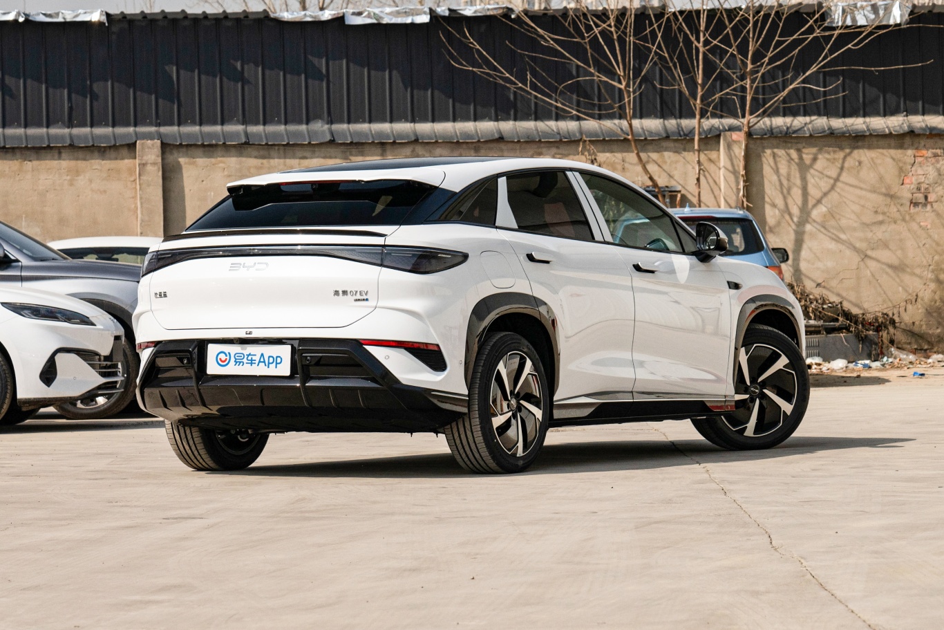 【海狮07EV智驾版 610km 后驱智航版侧后45度车头向右水平图片-汽车图片大全】-易车