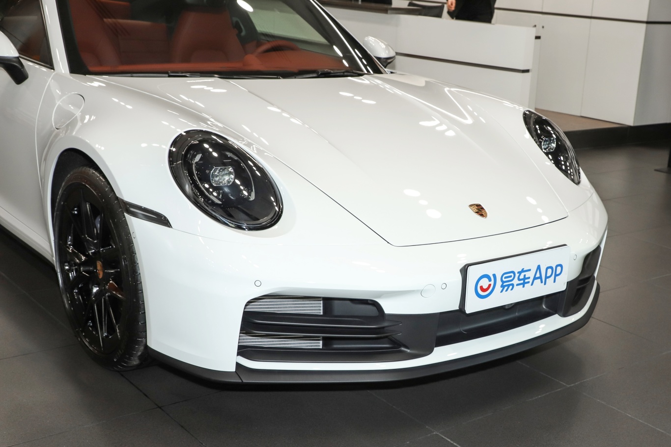【保时捷911Carrera 3.0T前格栅侧俯拍图片-汽车图片大全】-易车