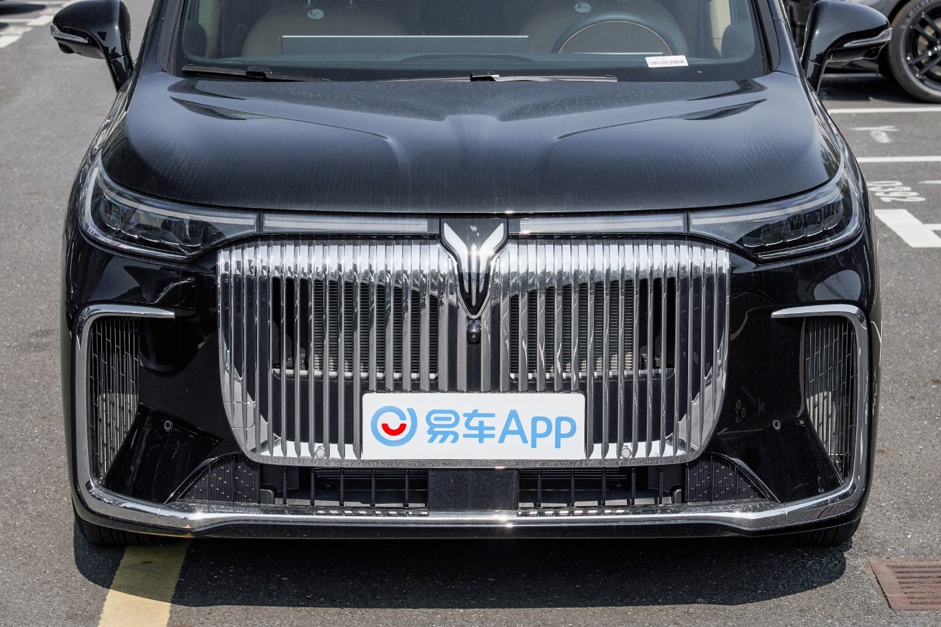 【岚图梦想家插电混动 1.5T 235km 四驱卓越鲲鹏版外观细节图片-汽车图片大全】-易车