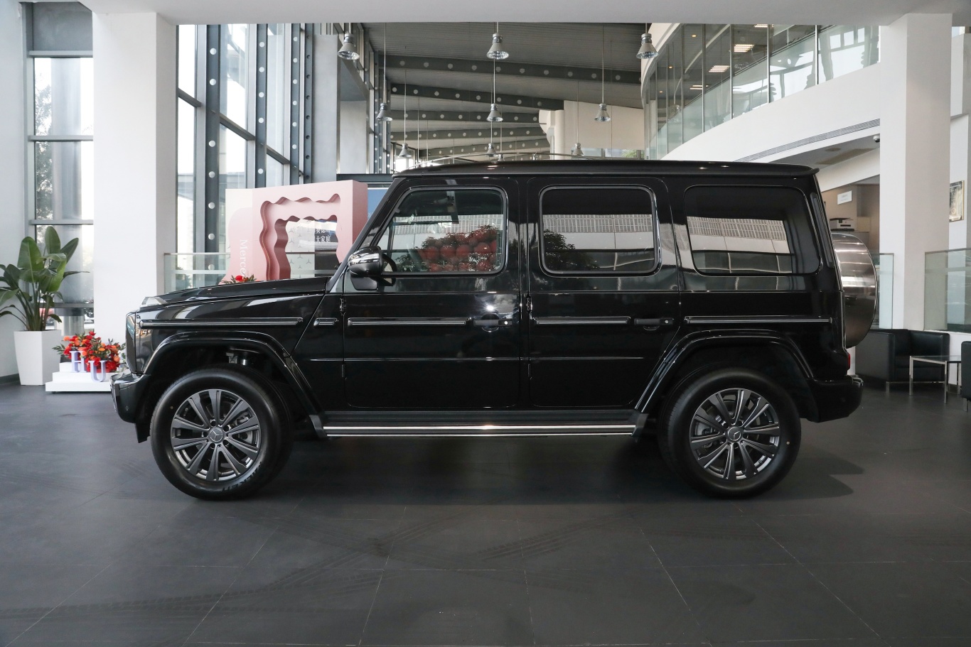 【奔驰G级G 500正侧车头向左水平图片-汽车图片大全】-易车