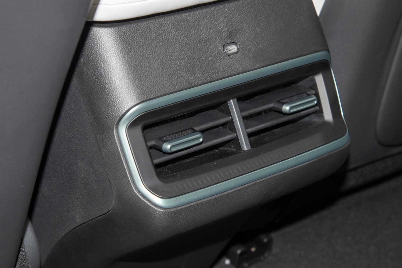 【日产N7625km 625 Max后排(第二排)出风口图片-汽车图片大全】-易车