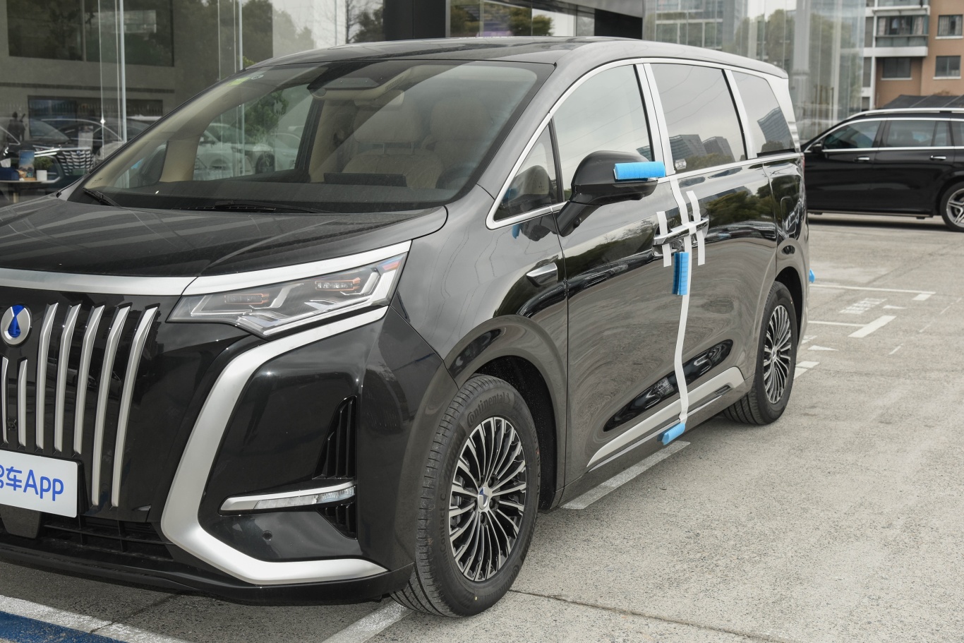 【腾势D9EV 智驾版 620km 前驱豪华型 7座外观细节图片-汽车图片大全】-易车