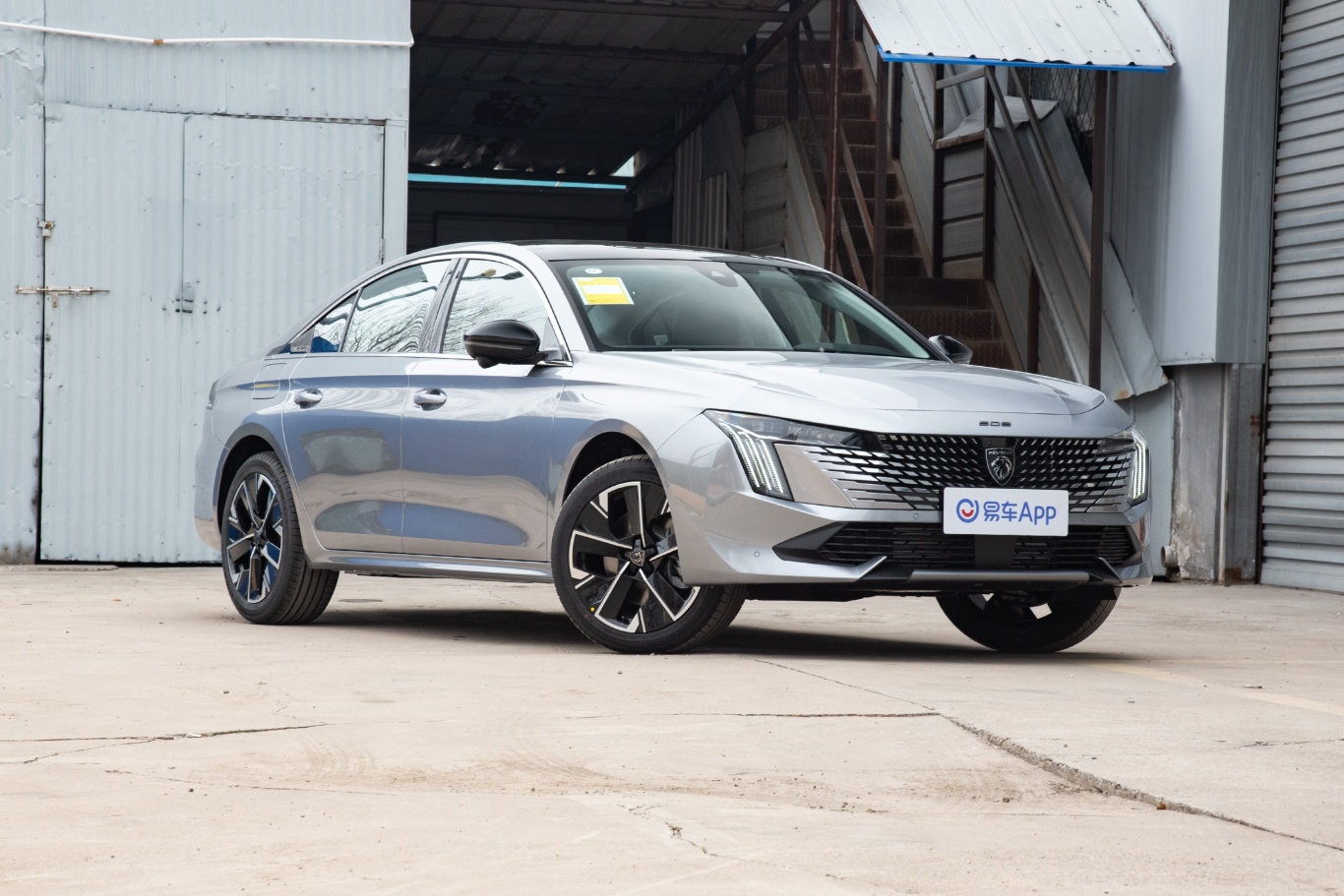 【标致508L400THP 驭动旗舰版侧前45度车头向右水平图片-汽车图片大全】-易车