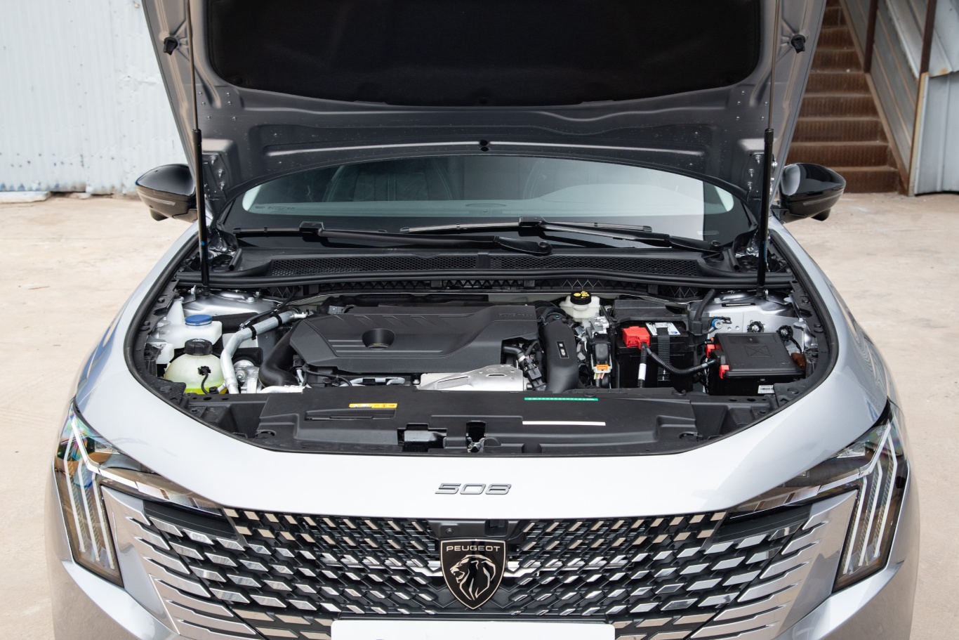 【标致508L400THP 驭动旗舰版前舱整体图片-汽车图片大全】-易车