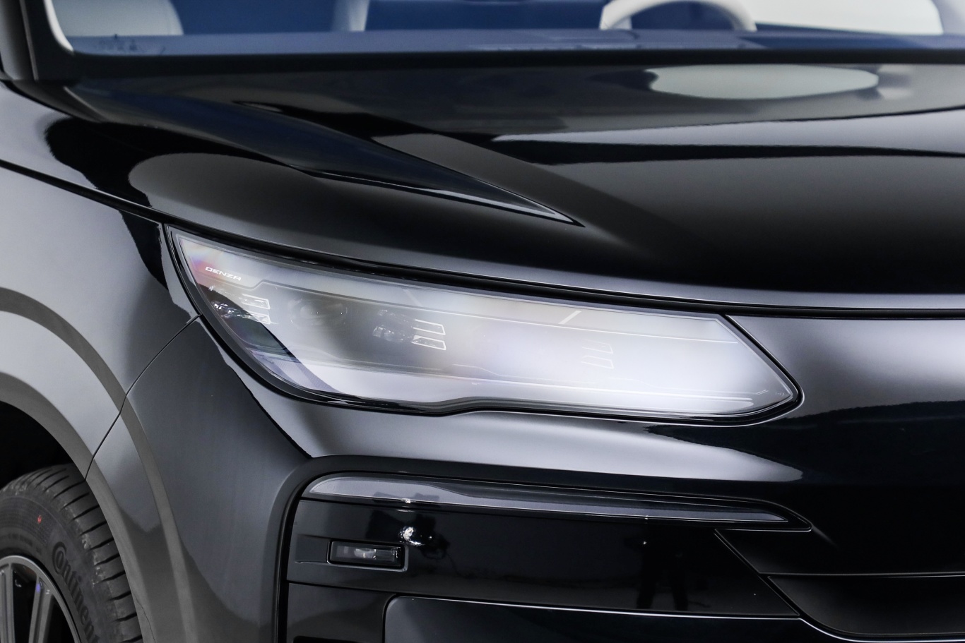 【腾势N92.0T 202km 旗舰型大灯侧45度俯拍图片-汽车图片大全】-易车