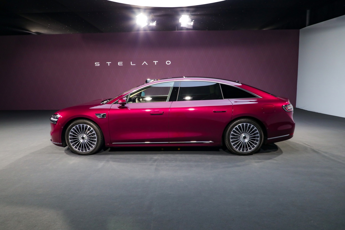 【享界S9增程版 365km 后驱Ultra正侧车头向左水平图片-汽车图片大全】-易车