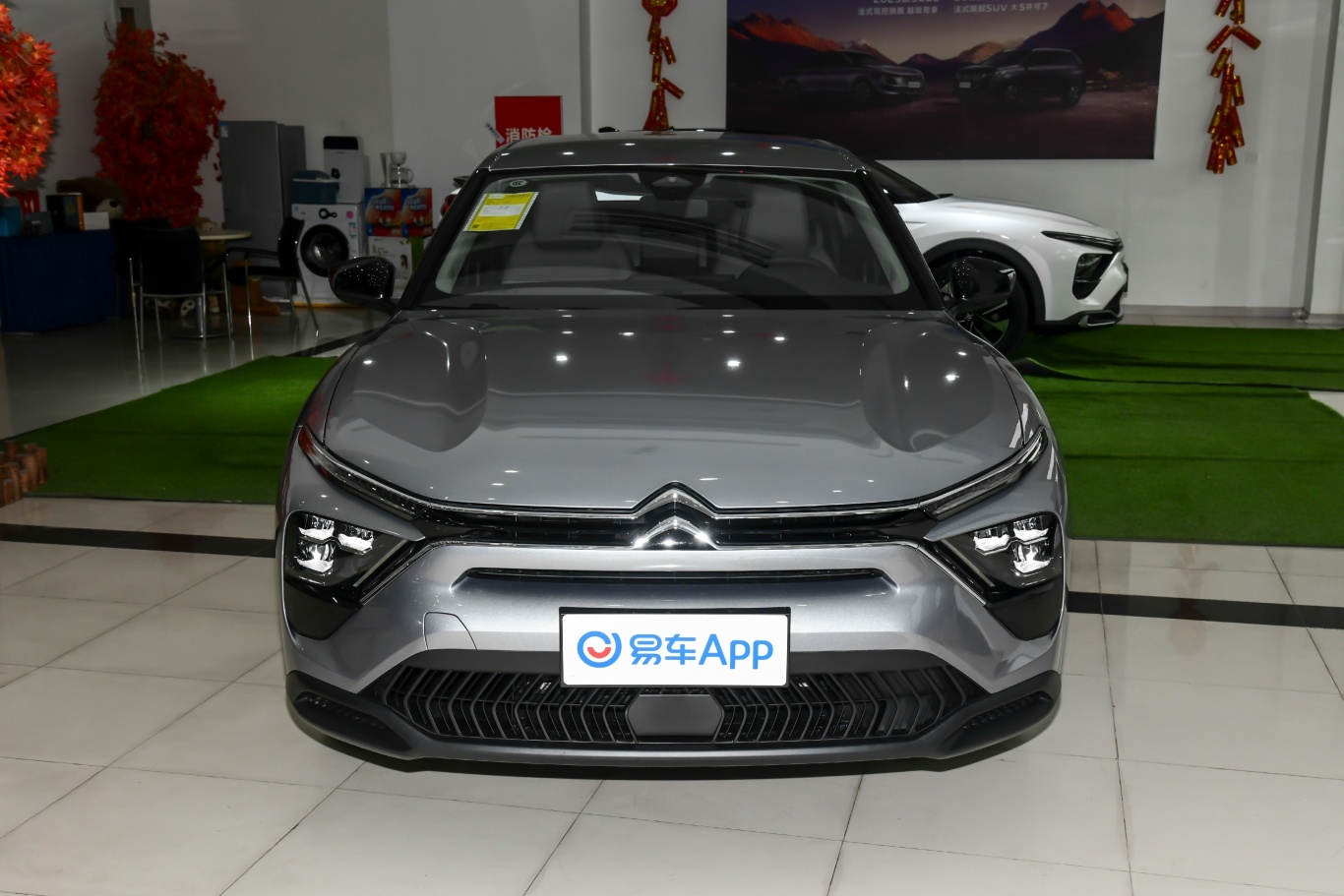 【凡尔赛C5 X1.6T 海外版正前水平图片-汽车图片大全】-易车