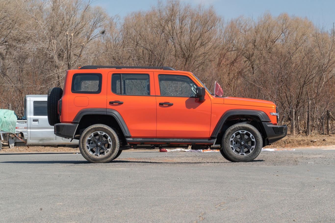 【坦克300新能源2.0T Hi4-T正侧车头向右水平图片-汽车图片大全】-易车