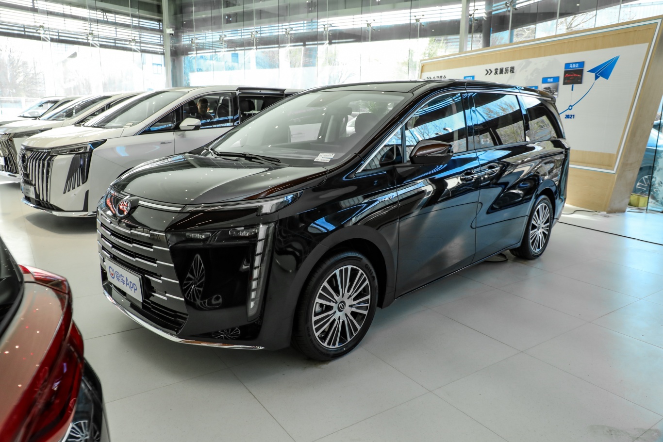 【传祺E8新能源2.0L 150km PRO+侧前45度车头向左水平图片-汽车图片大全】-易车