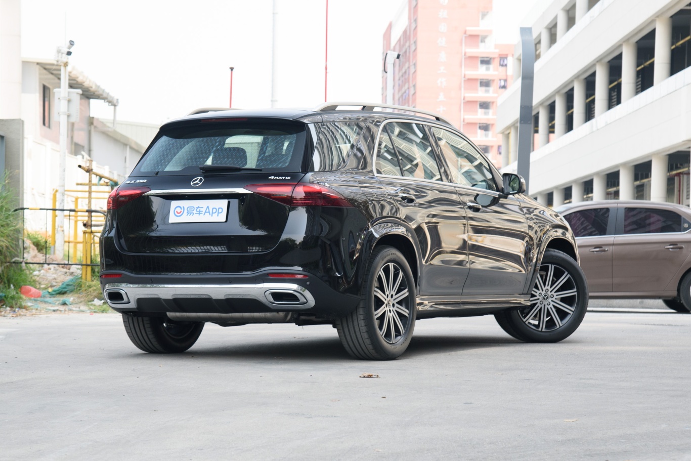 【奔驰GLE改款 GLE 350 4MATIC 时尚型侧后45度车头向右水平图片-汽车图片大全】-易车