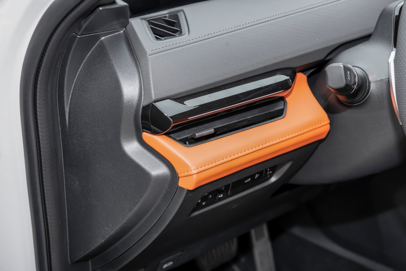 【长安UNI-V1.5T 500Bar高能运动版主驾驶位图片-汽车图片大全】-易车