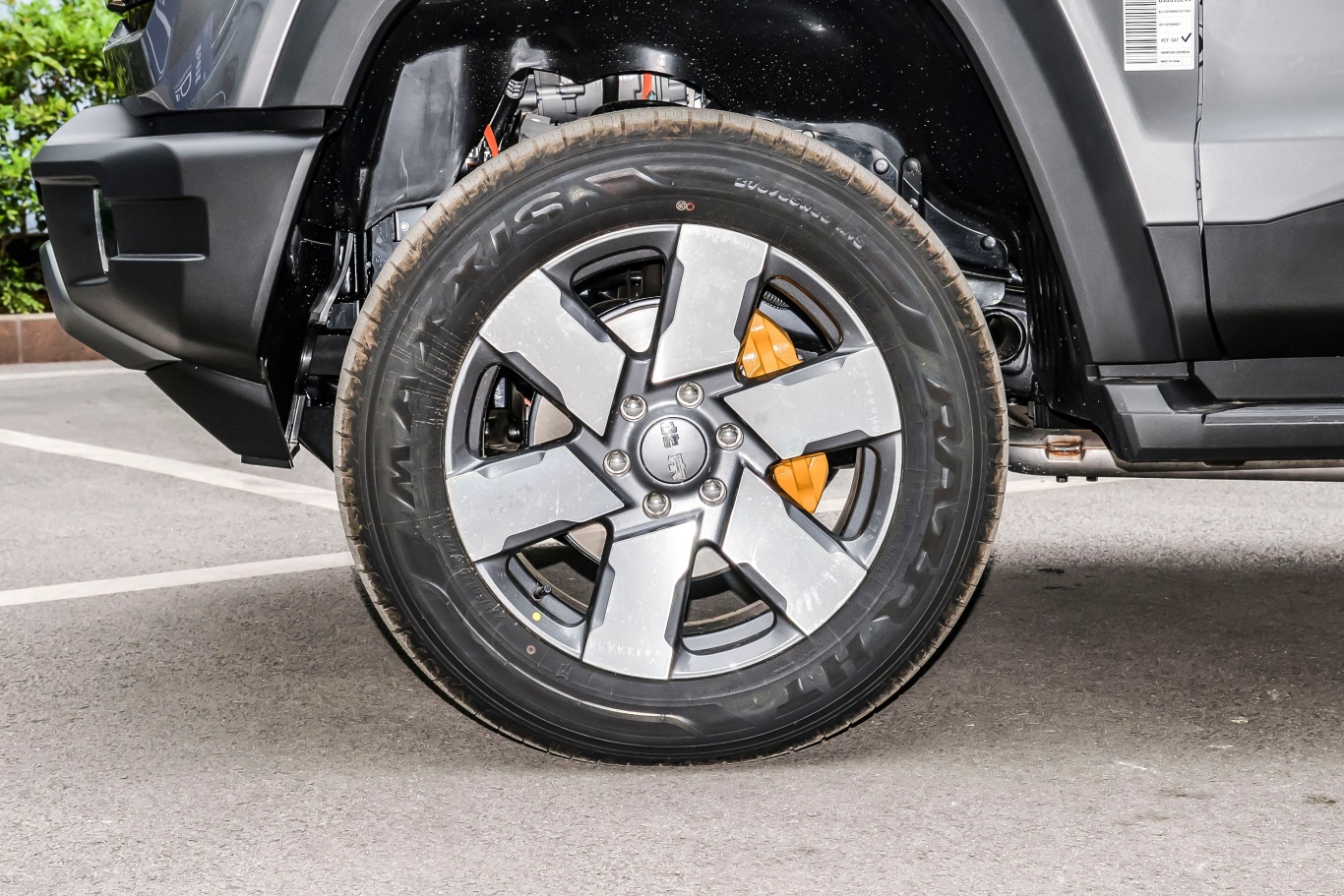 【北京越野BJ40增程1.5T 152km 标准版前轮毂造型图片-汽车图片大全】-易车