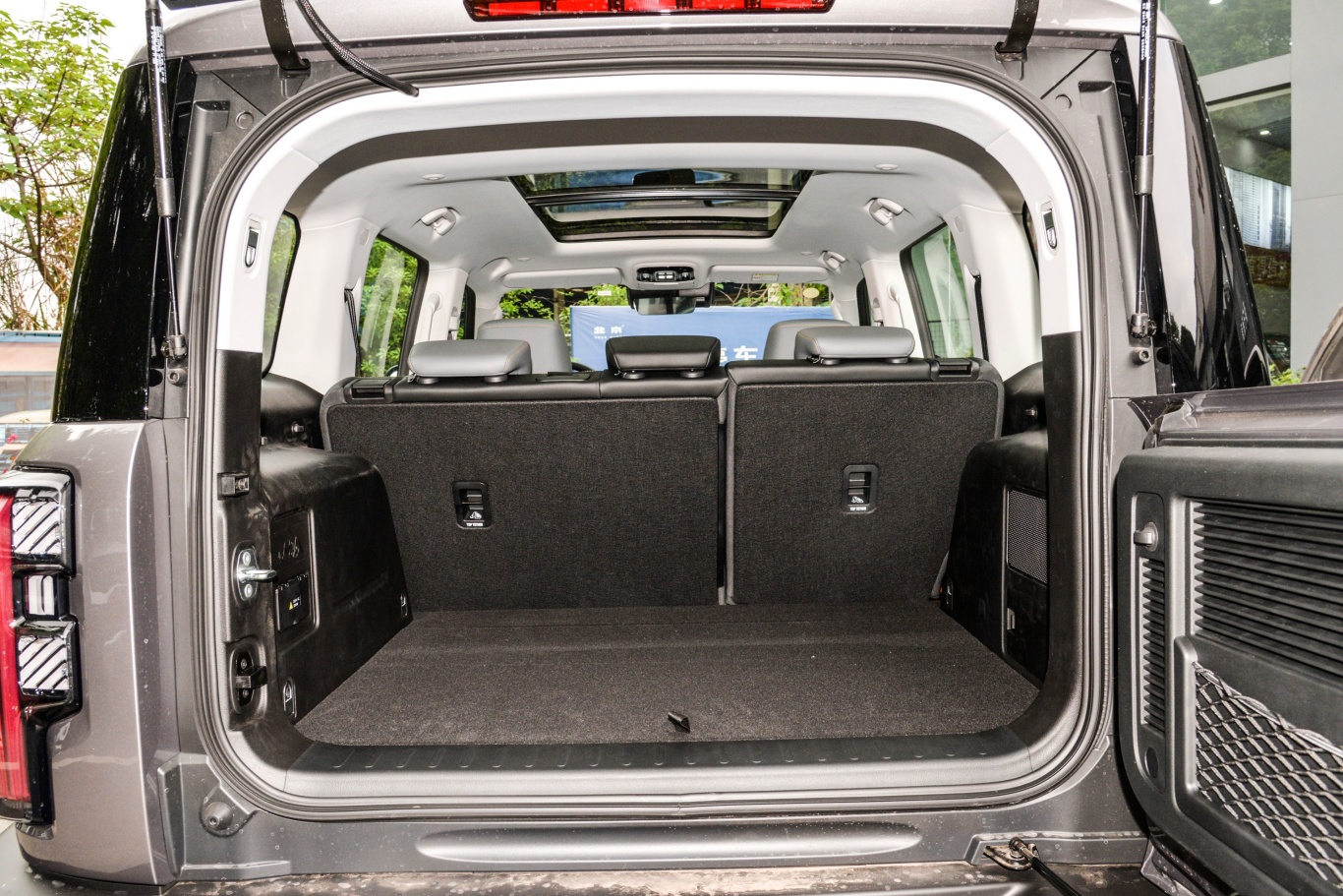 【北京越野BJ40增程1.5T 152km 标准版后备厢空间特写图片-汽车图片大全】-易车