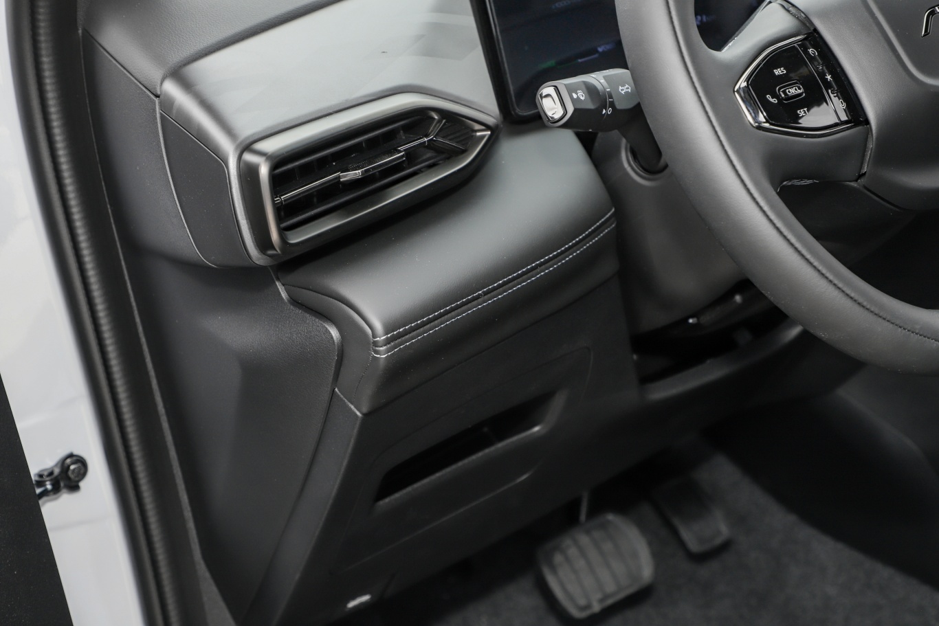 【东风风神L7插电混动 1.5T 205km 205超长续航畅享型主驾驶位图片-汽车图片大全】-易车