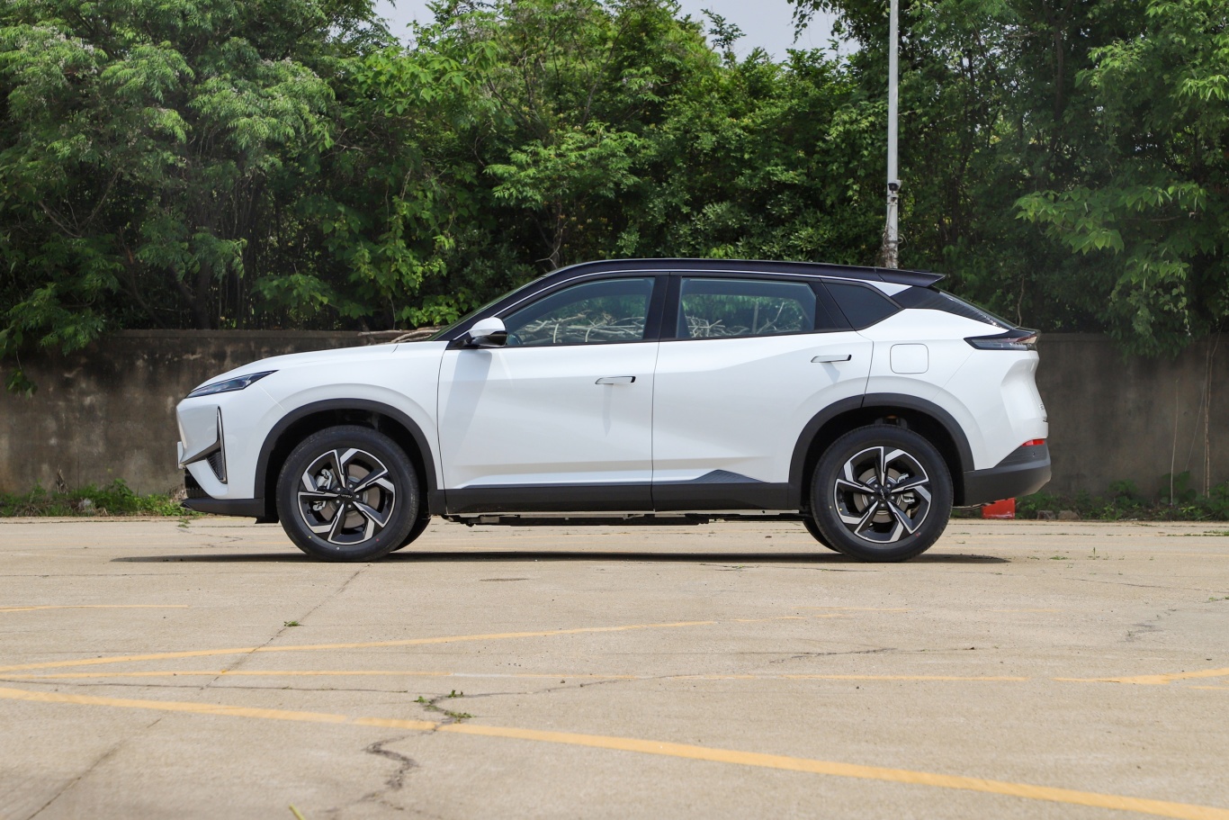 【东风风神L7插电混动 1.5T 205km 205超长续航畅享型正侧车头向左水平图片-汽车图片大全】-易车