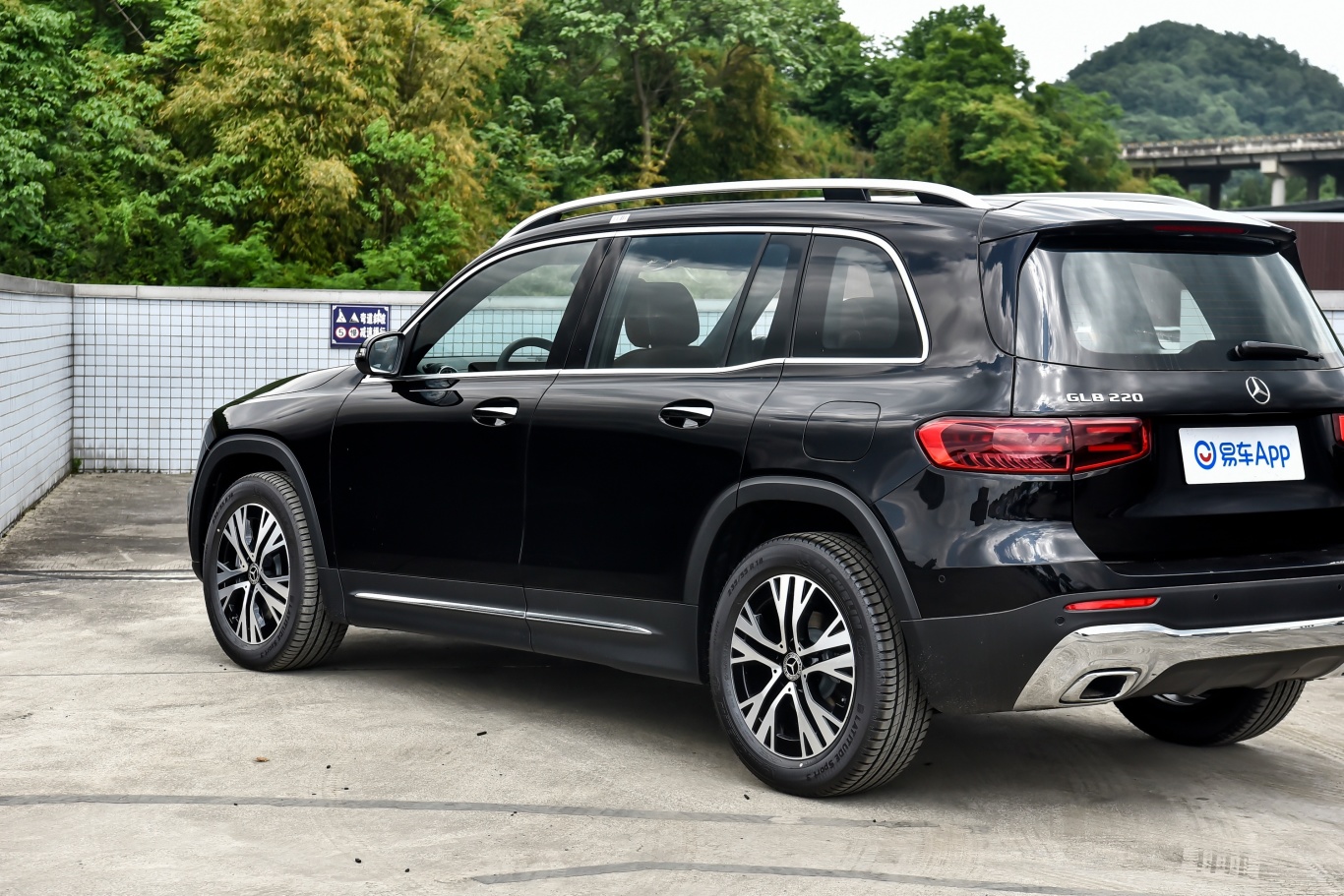 【奔驰GLB改款 GLB 220 动感型 5座外观细节图片-汽车图片大全】-易车