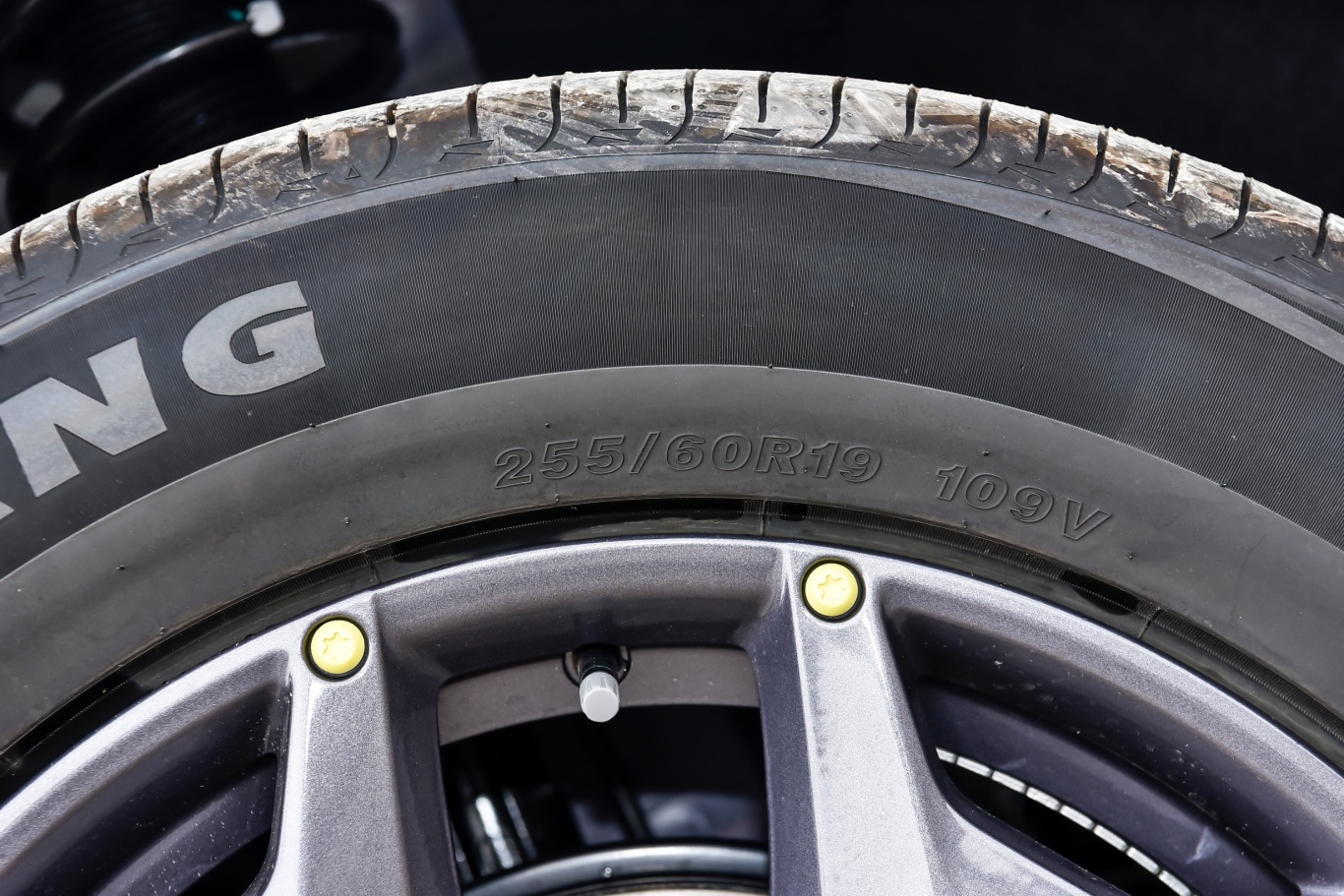 【山海T21.5T 129km 前驱星月女神 5座前轮胎尺寸图片-汽车图片大全】-易车