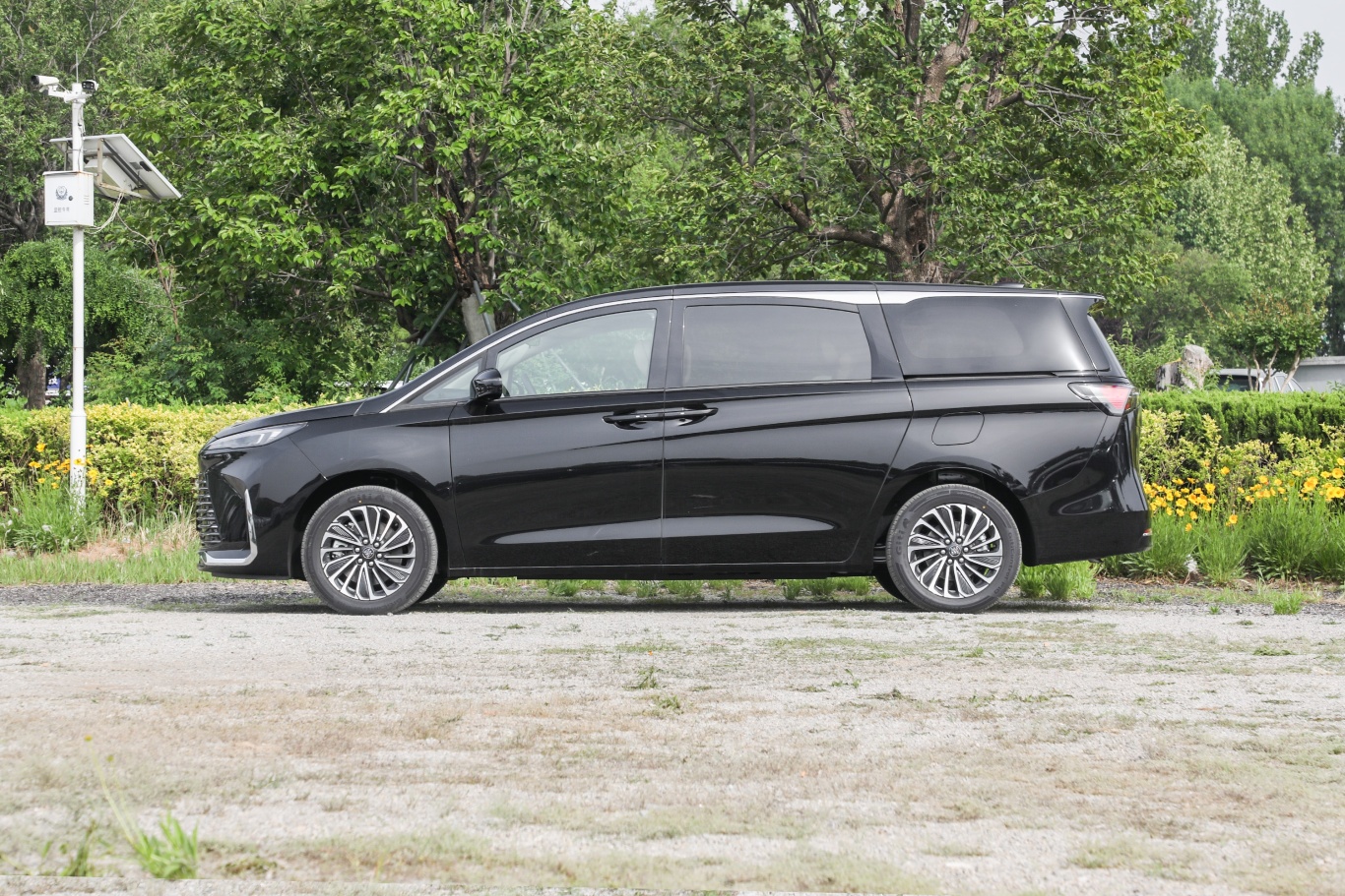 【别克GL8 插电混动陆尚 1.5T 142km 尊享版 7座正侧车头向左水平图片-汽车图片大全】-易车