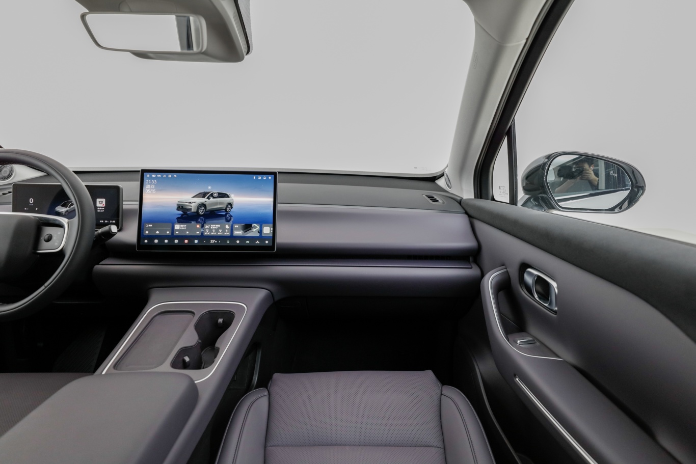 【零跑C10增程版 210km 210激光雷达版副驾驶位区域图片-汽车图片大全】-易车