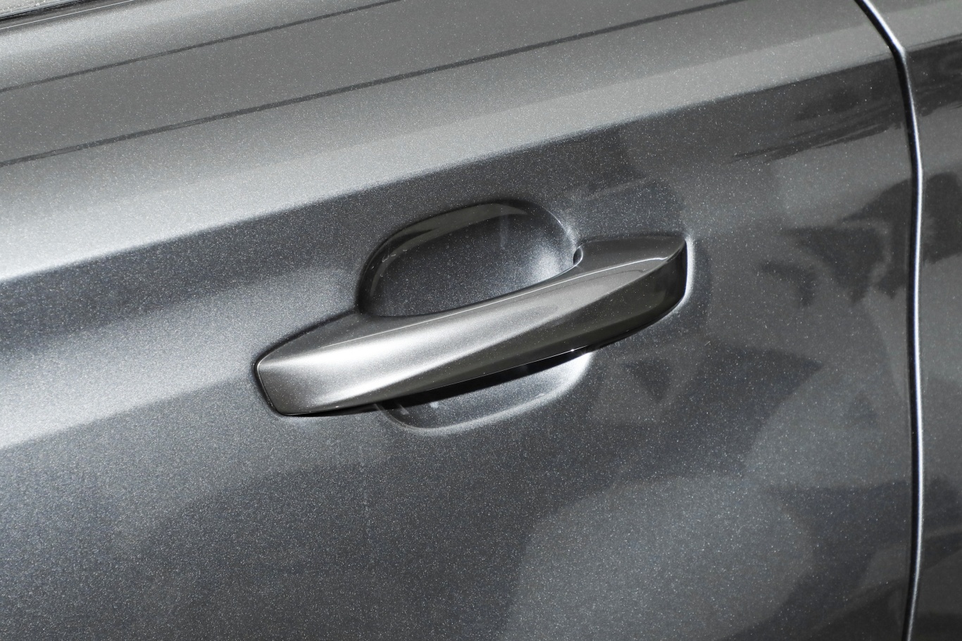 【荣威RX5改款 PLUS 330TGI 双离合领潮智惠版驾驶员侧后门把手图片-汽车图片大全】-易车