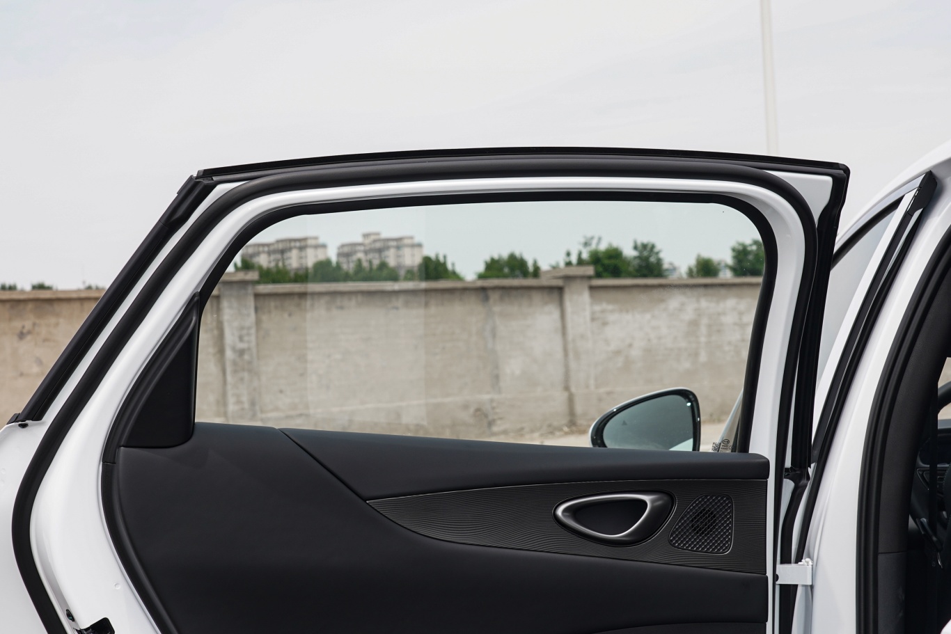 【海豹06EV 545km 旗舰型后排侧窗遮阳帘图片-汽车图片大全】-易车